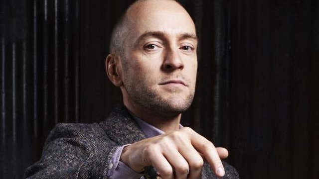 Derren Brown's advice on spotting a fibber - BBC News
