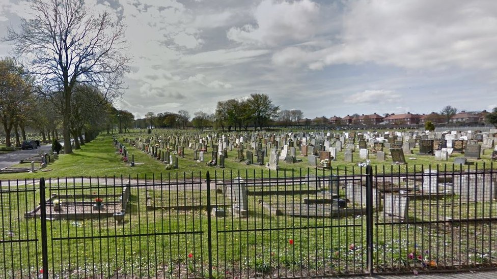 Mamie Stuart: Sunderland burial for 1919 murder victim - BBC News