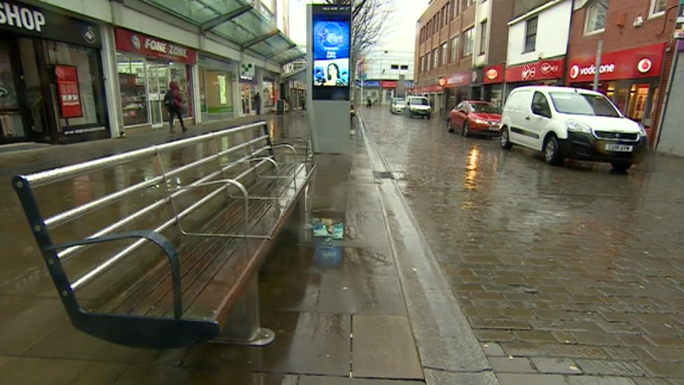 Rough sleeping: Call to ban 'anti-homeless' benches - BBC News