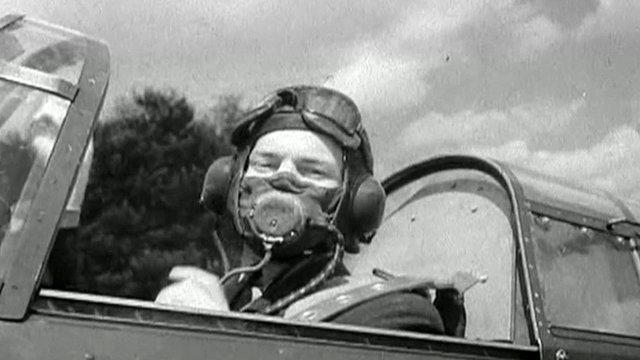 Battle of Britain pilots reunited for anniversary - BBC News