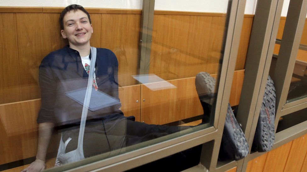 Ukrainian pilot Nadiya Savchenko given 22-year sentence - BBC News Ukrainian pilot Nadiya Savchenko given 22-year sentence - BBC News