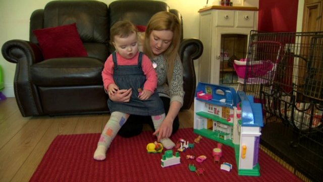 Febrile seizures: Mum 'feared child was dying' during fit - BBC News
