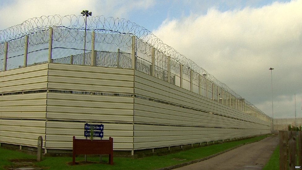 Coronavirus: Maghaberry prisoners monitored after Covid-19 case - BBC News