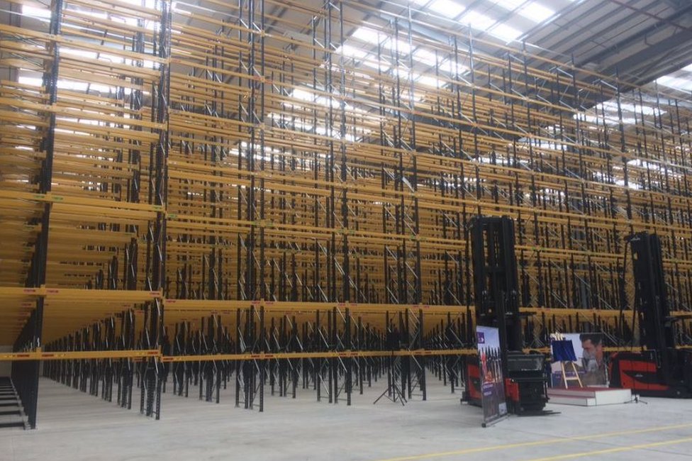 New £83m MoD centre in Donnington formally opened - BBC News