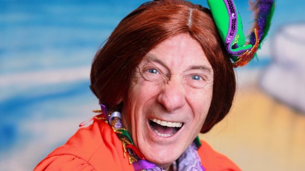 Martin Barrass's Instagram, Twitter & Facebook on IDCrawl