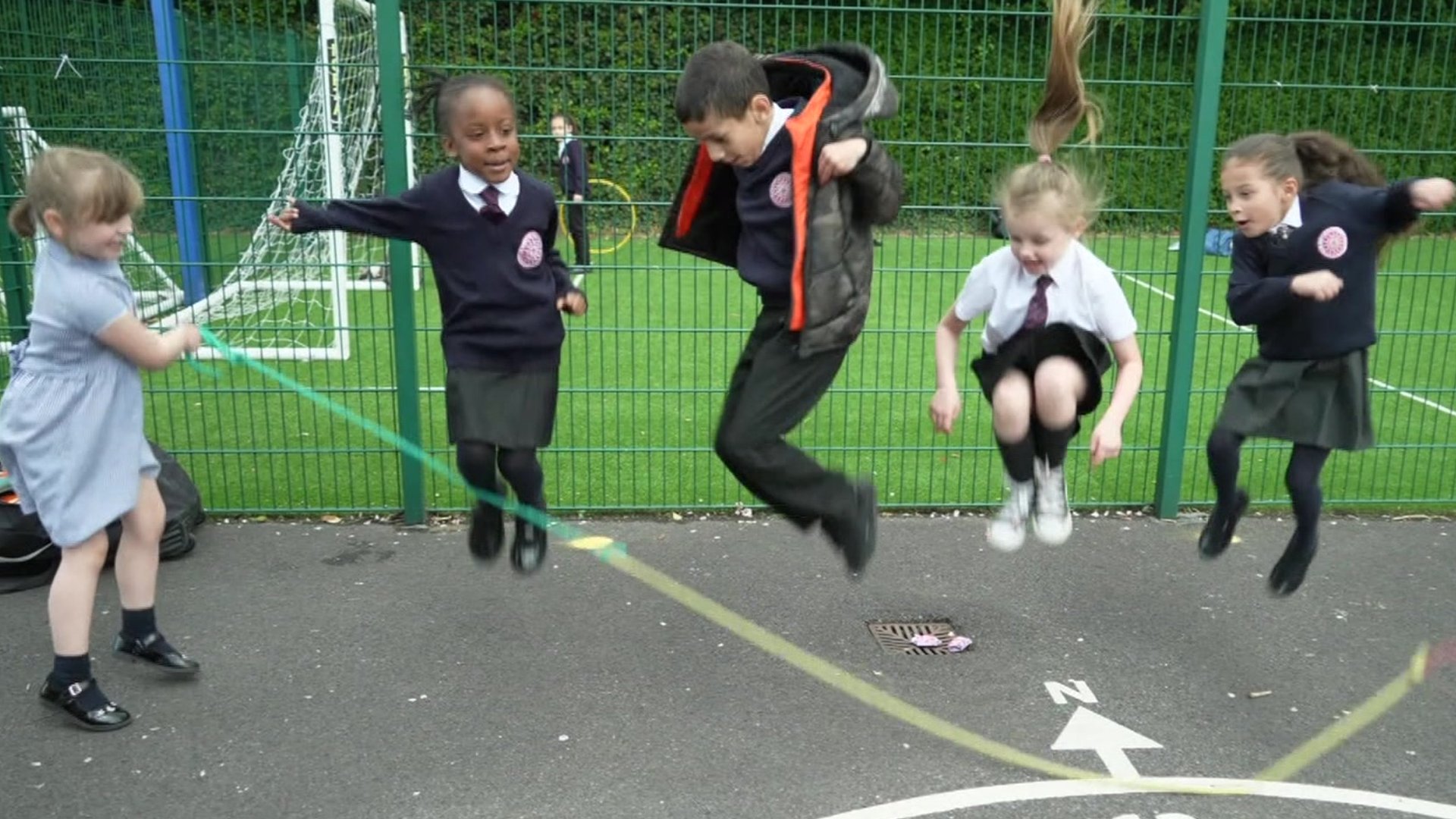 Air pollution: How a school in Manchester is fighting back against air ...