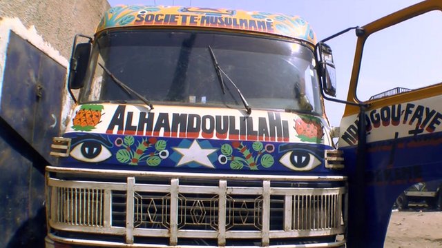 Senegal: End of the road for the 'car rapides' - BBC News