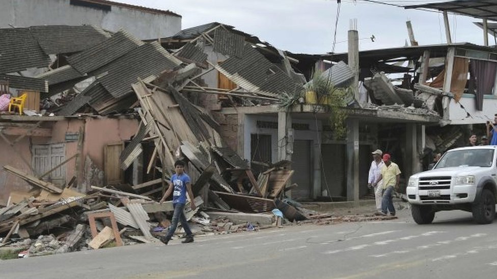 Ecuador earthquake: Death toll jumps as search continues - BBC News