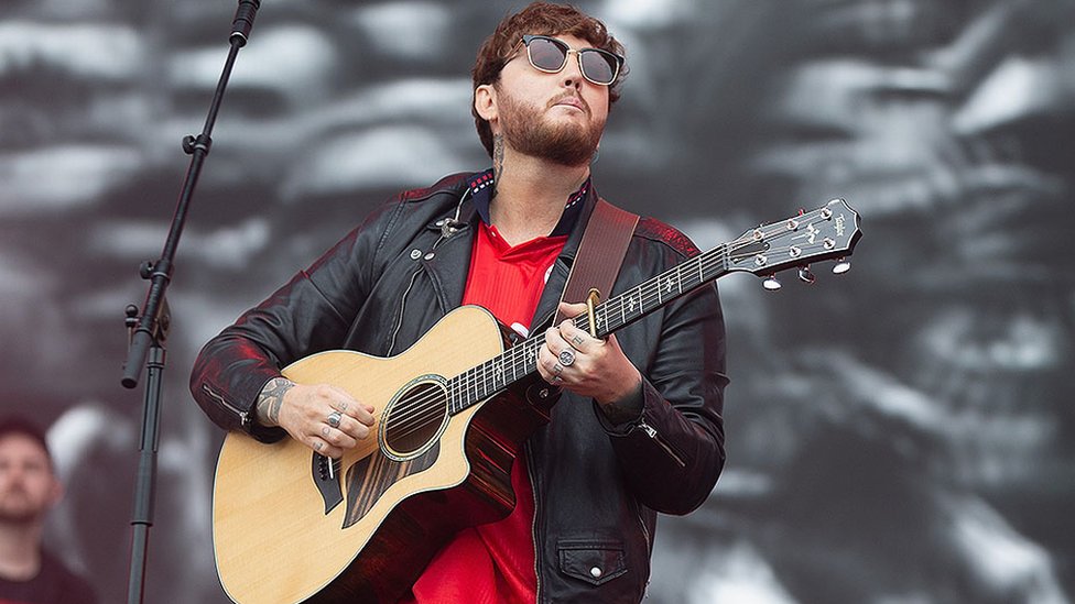 James Arthur: 'I thought I was going to die on stage' - BBC News