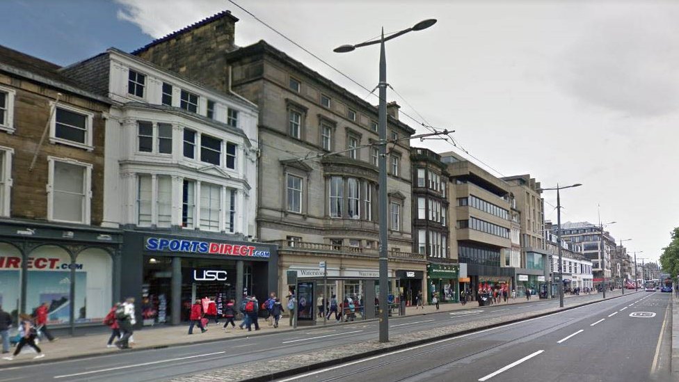Man in hospital after Princes Street attack - BBC News
