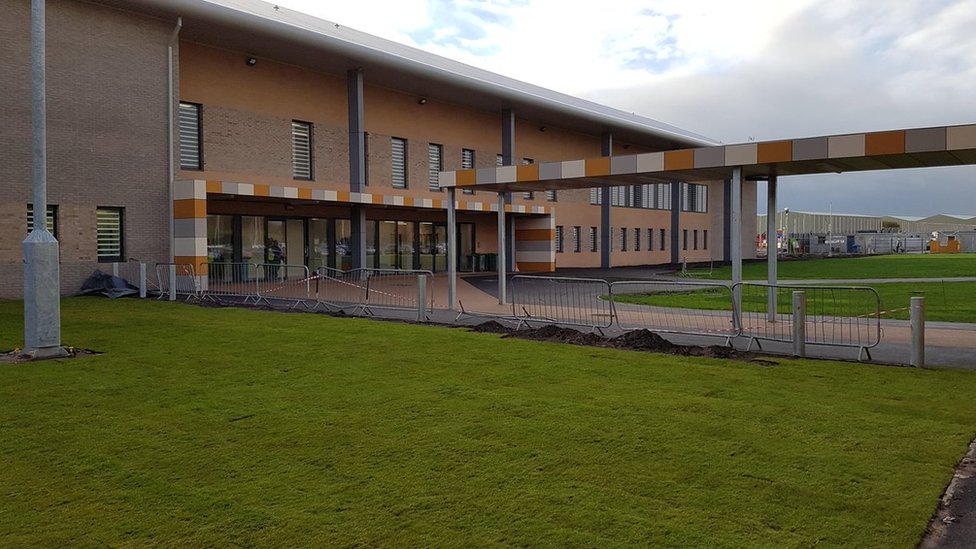 Former HMP Berwyn governor back at work after suspension - BBC News