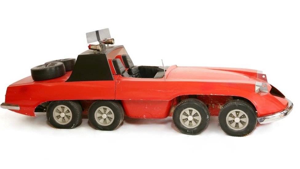 Models from Gerry Anderson's The Investigator up for sale - BBC News