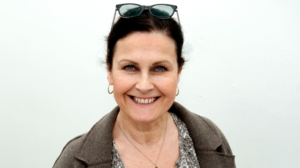 Alison Moyet Singer Graduates With Degree In Fine Art Printmaking Aged 62