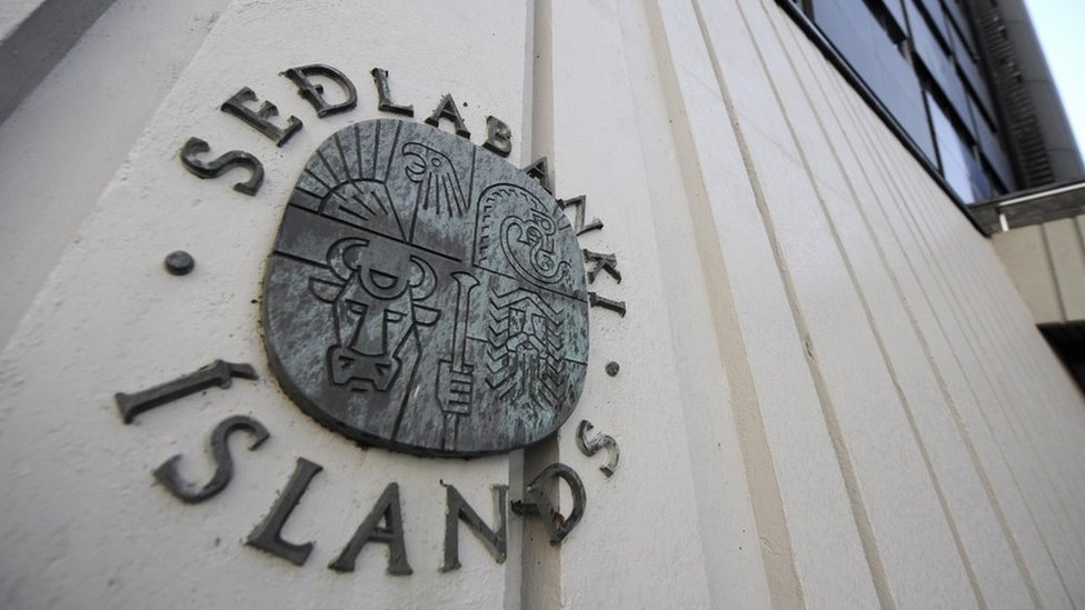 Iceland to end capital controls from 2008 financial crisis - BBC News