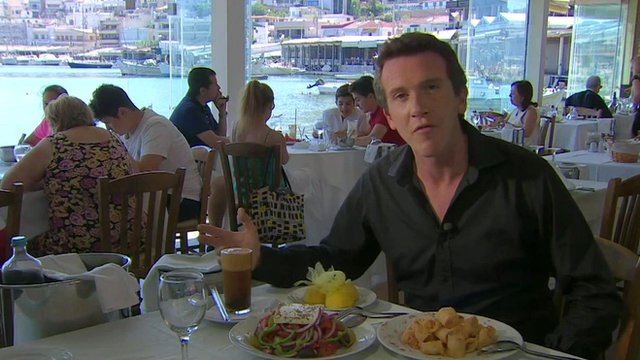 Greece debt: Restaurants to feel the pinch from VAT rise - BBC News