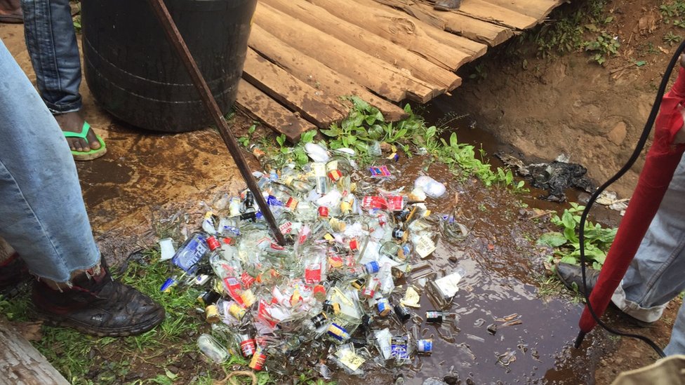 Kenya begins nationwide crackdown on illegal alcohol - BBC News