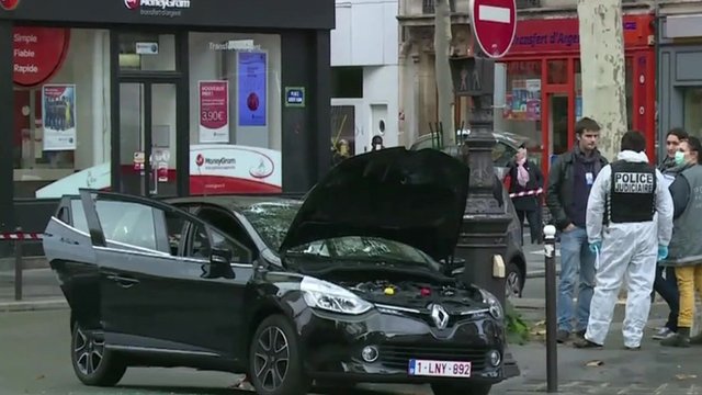 Paris attacks: Video 'shows flat rented by attackers' - BBC News