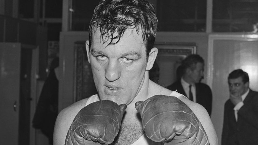 Peter Callow's Instagram, Twitter & Facebook on IDCrawl