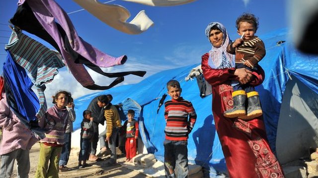 US lawmakers push for 'pause' on accepting Syrian refugees - BBC News