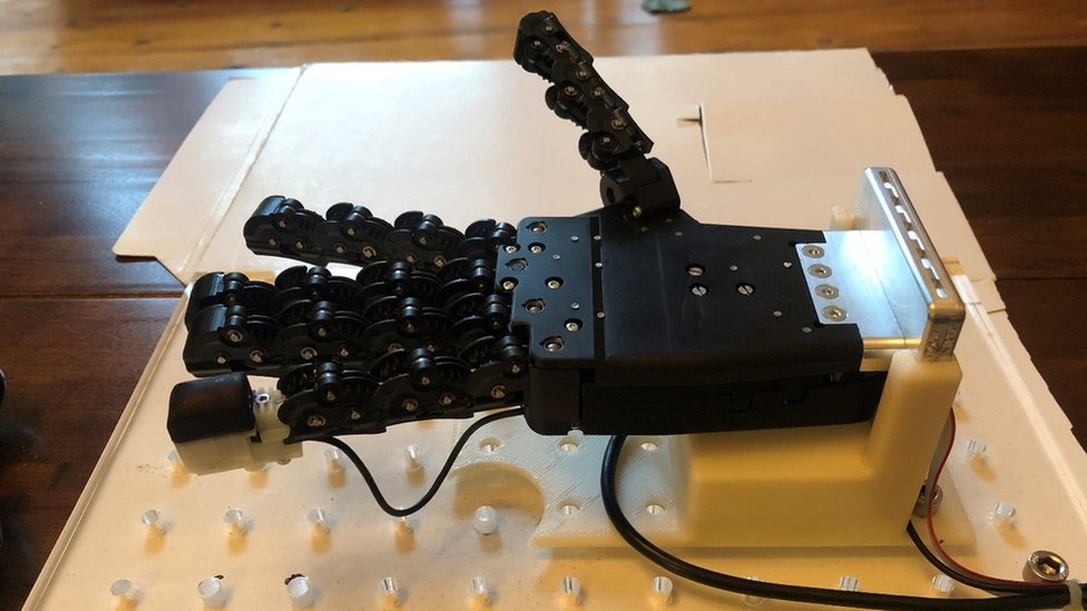 Scientists have created a 3D printed fingertip that can ‘feel’! - CBBC ...