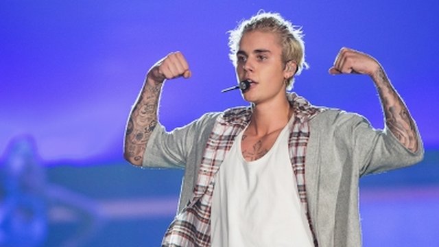 Justin Bieber gets a wax makeover for Madam Tussauds - BBC News