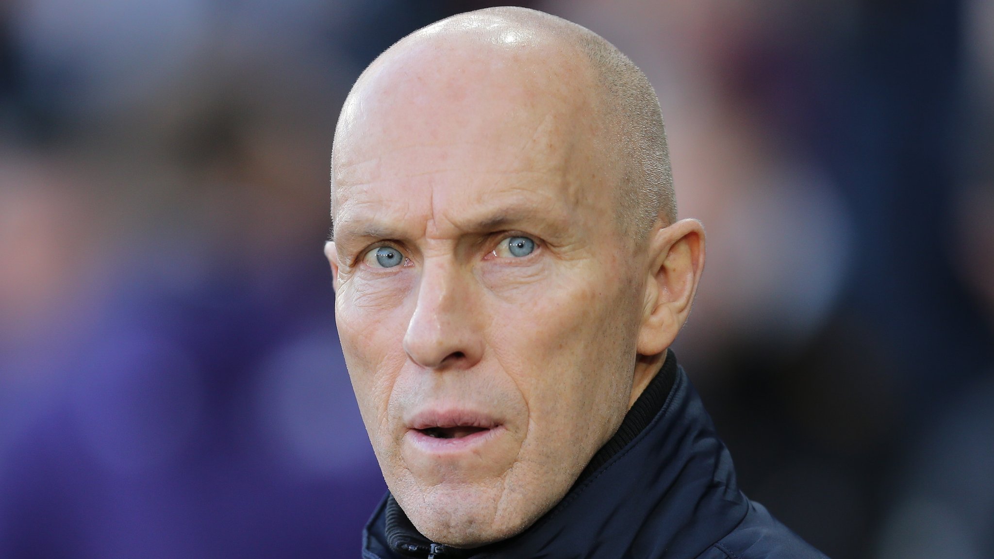 Abertawe wedi diswyddo eu rheolwr Bob Bradley - BBC Cymru Fyw