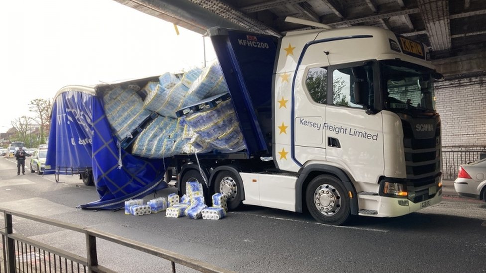 Lorry LOO-ses its toilet paper cargo and other unusual spillages ...
