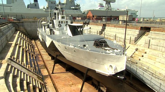 Navy to open Gallipoli campaign's HMS M33 to public - BBC News