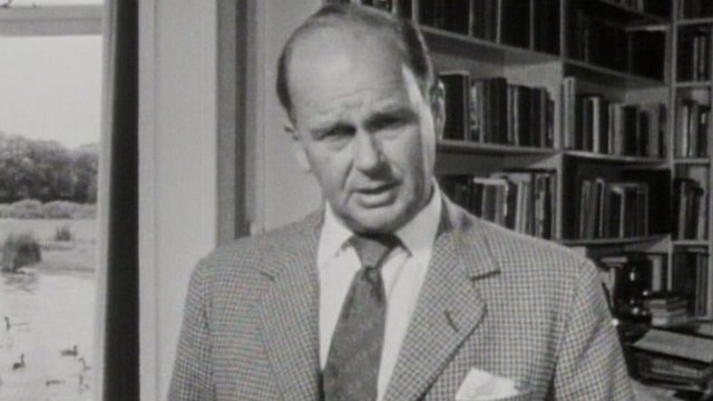 Peter Scott: Archive footage from Slimbridge - BBC News