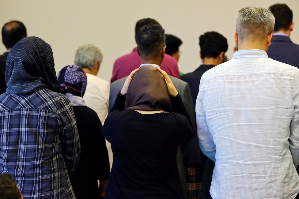 The Berlin Mosque Breaking Islamic Taboos Bbc News