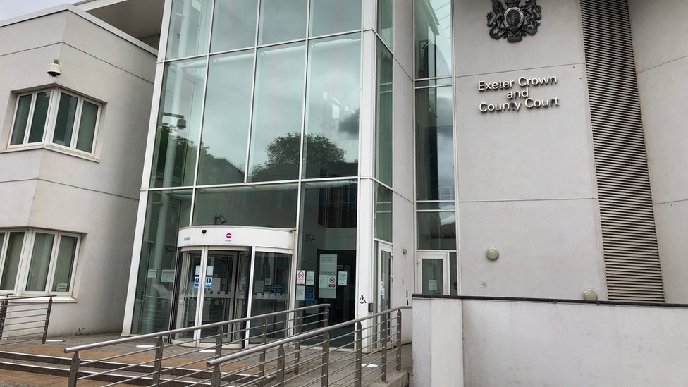 Drink driver groped police officer and made sexist remarks - BBC News