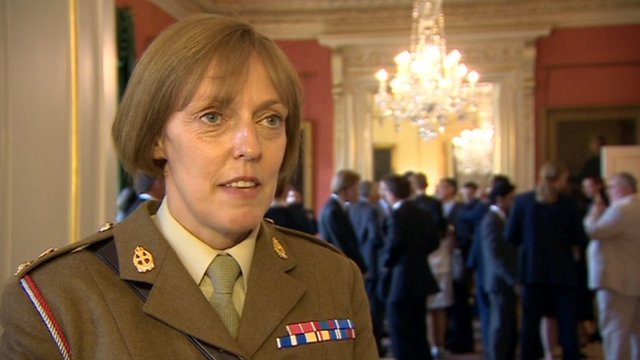 Ebola medal for Lt Col Alison McCourt from mid Wales - BBC News