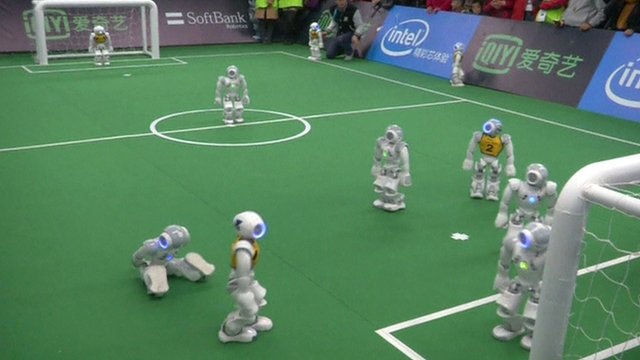 China on the hunt for top football players - BBC Newsround