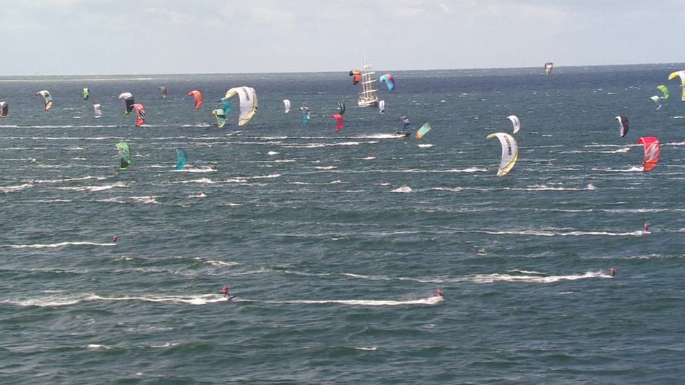 Watch the world's best kitefoil racers in action! - BBC Newsround
