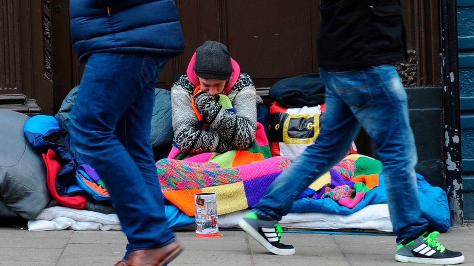 Homelessness: Thousands sleeping rough in cars, Crisis says - BBC News