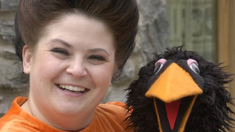 Sali Mali: Cymeriad enwog Mary Vaughan Jones yn 50 - BBC Cymru Fyw