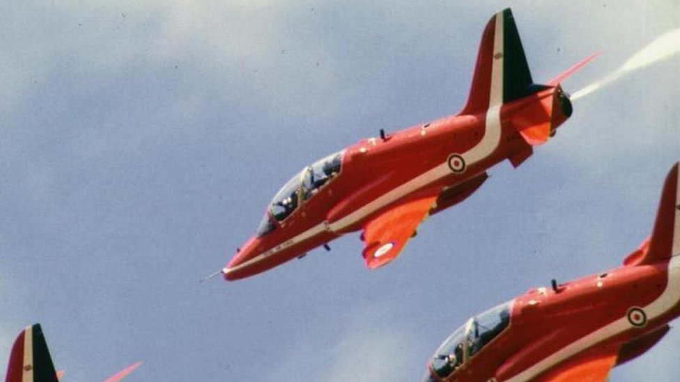 Museum of Flight in East Lothian secures Red Arrows Hawk - BBC News