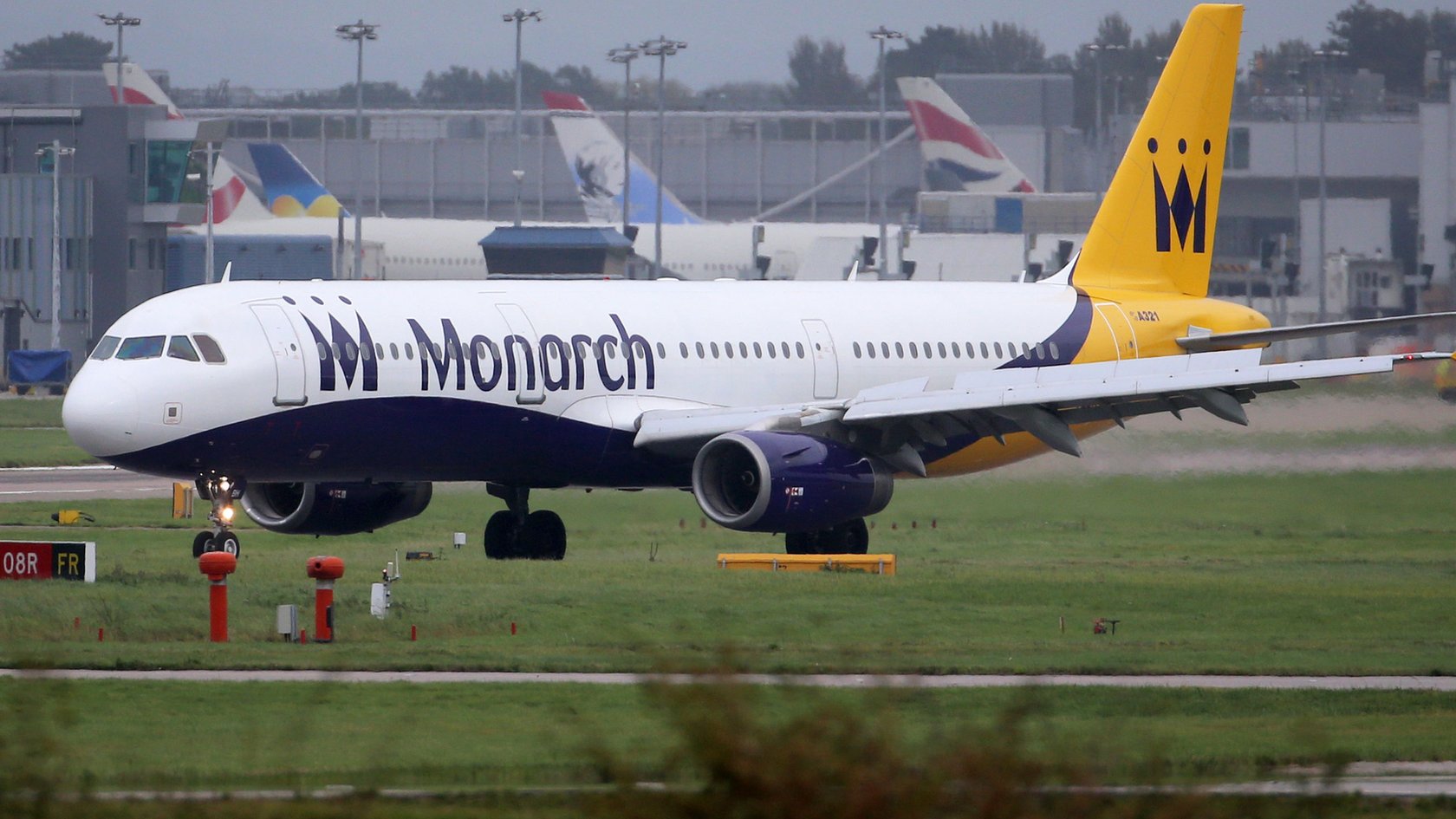 Monarch: Almost 1,900 jobs cut - BBC News