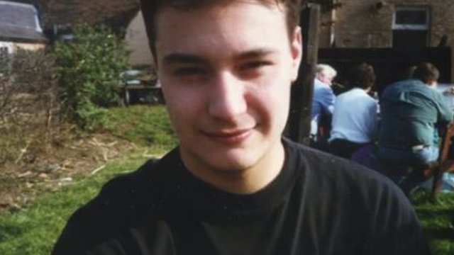 Two lives ruined by heroin - BBC News