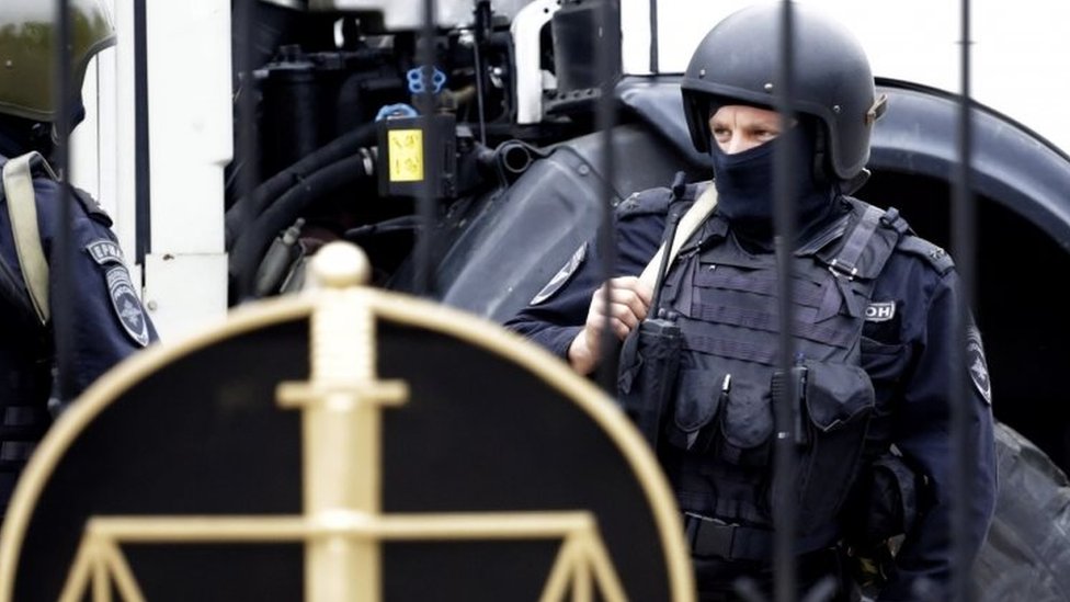 Russia trial of Ukraine pilot Nadia Savchenko begins - BBC News