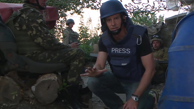Ukraine: An evening on the front line with troops in Donetsk - BBC News