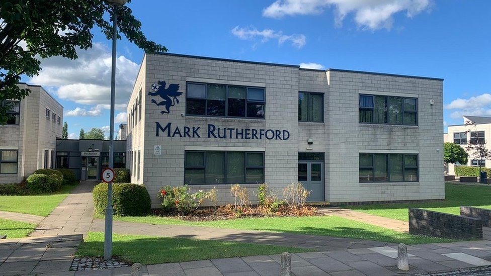 Luton council: £1.1m missing from Mark Rutherford School works fund ...