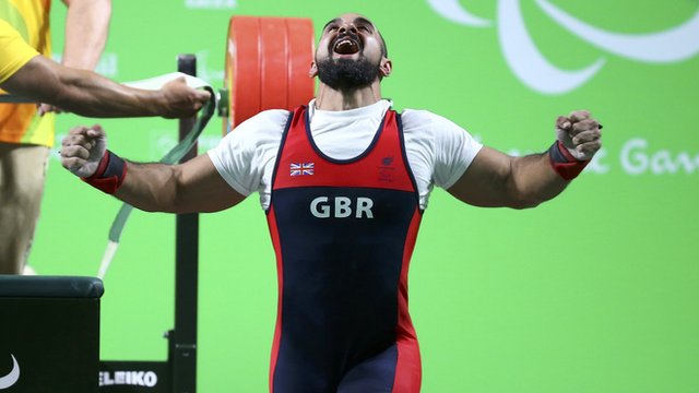 Paralympics 2016: Meet 16 year-old Egyptian swimmer Aya Abbas - BBC News