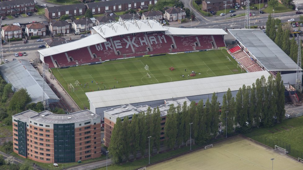 Cymru'n dychwelyd i'r Cae Ras - BBC Cymru Fyw