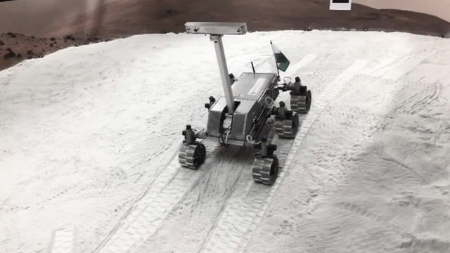 Rover will take stained glass and 'selfie' mirror to Mars - BBC News