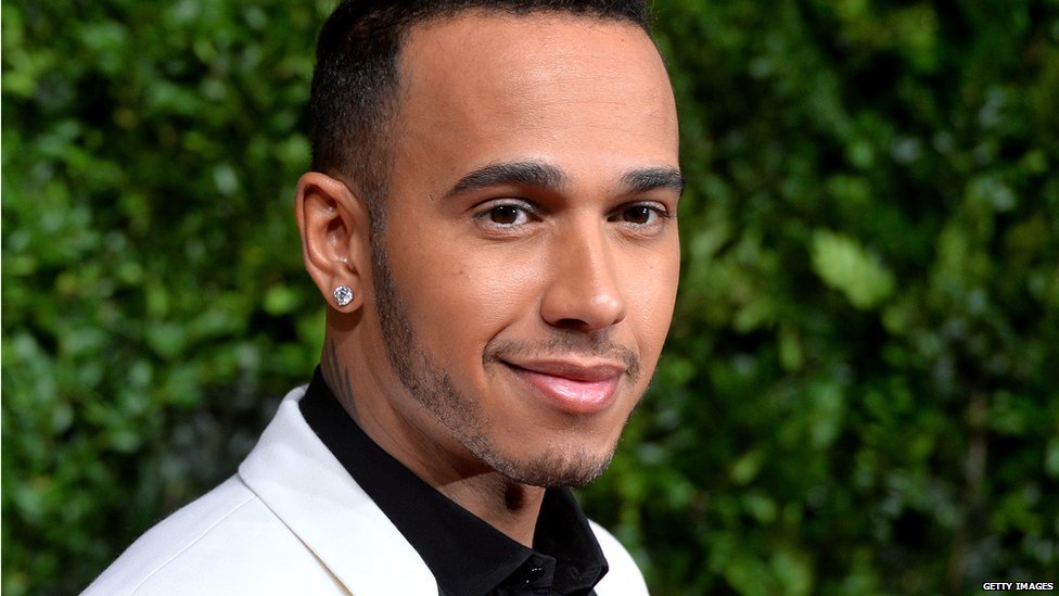 FKA Twigs and Lewis Hamilton at the British Fashion Awards - BBC News