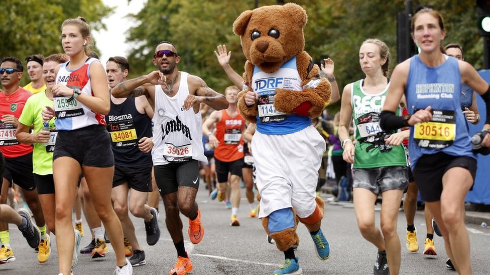 London Marathon 2022: See some of our favourite costumes - CBBC Newsround