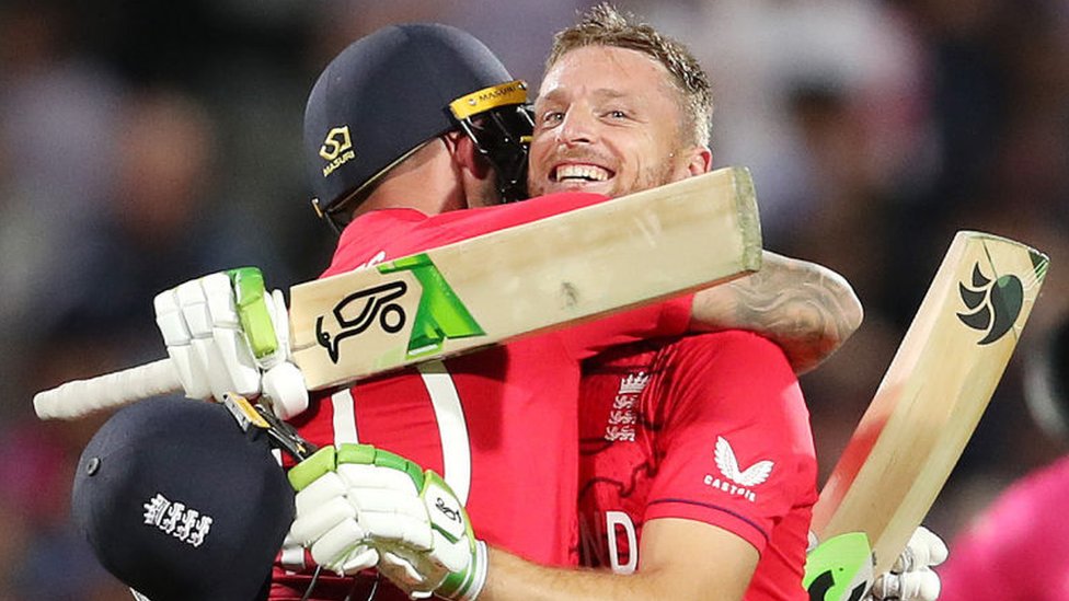 T20 World Cup: England set up final v Pakistan on Sunday - CBBC Newsround