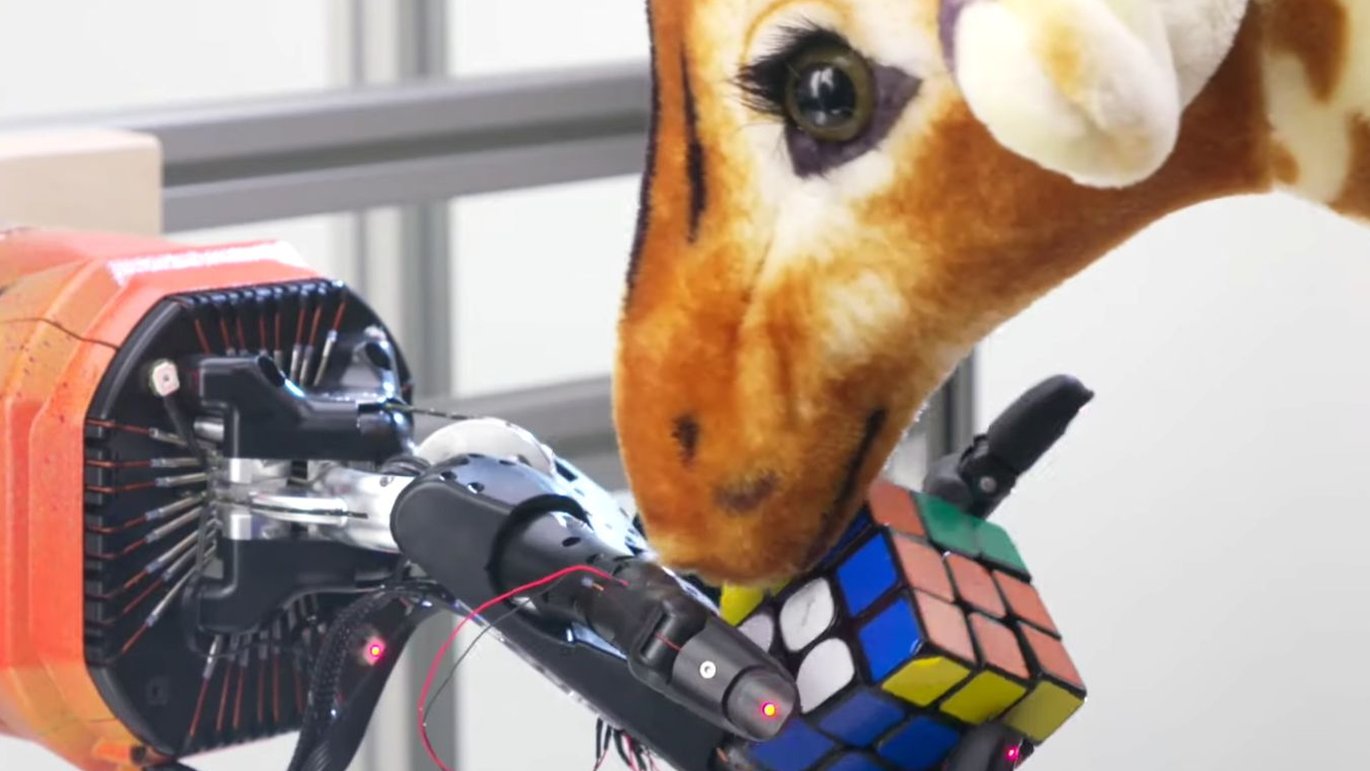 The robot that can solve a Rubik's cube - CBBC Newsround