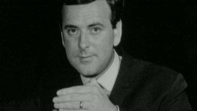 Tributes paid to Sir Terry Wogan - BBC News
